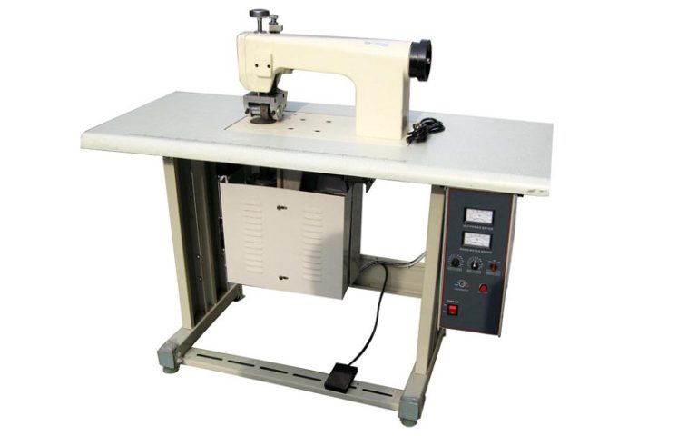 Application of Ultrasonic Lace Machine in Making Non-woven Bags